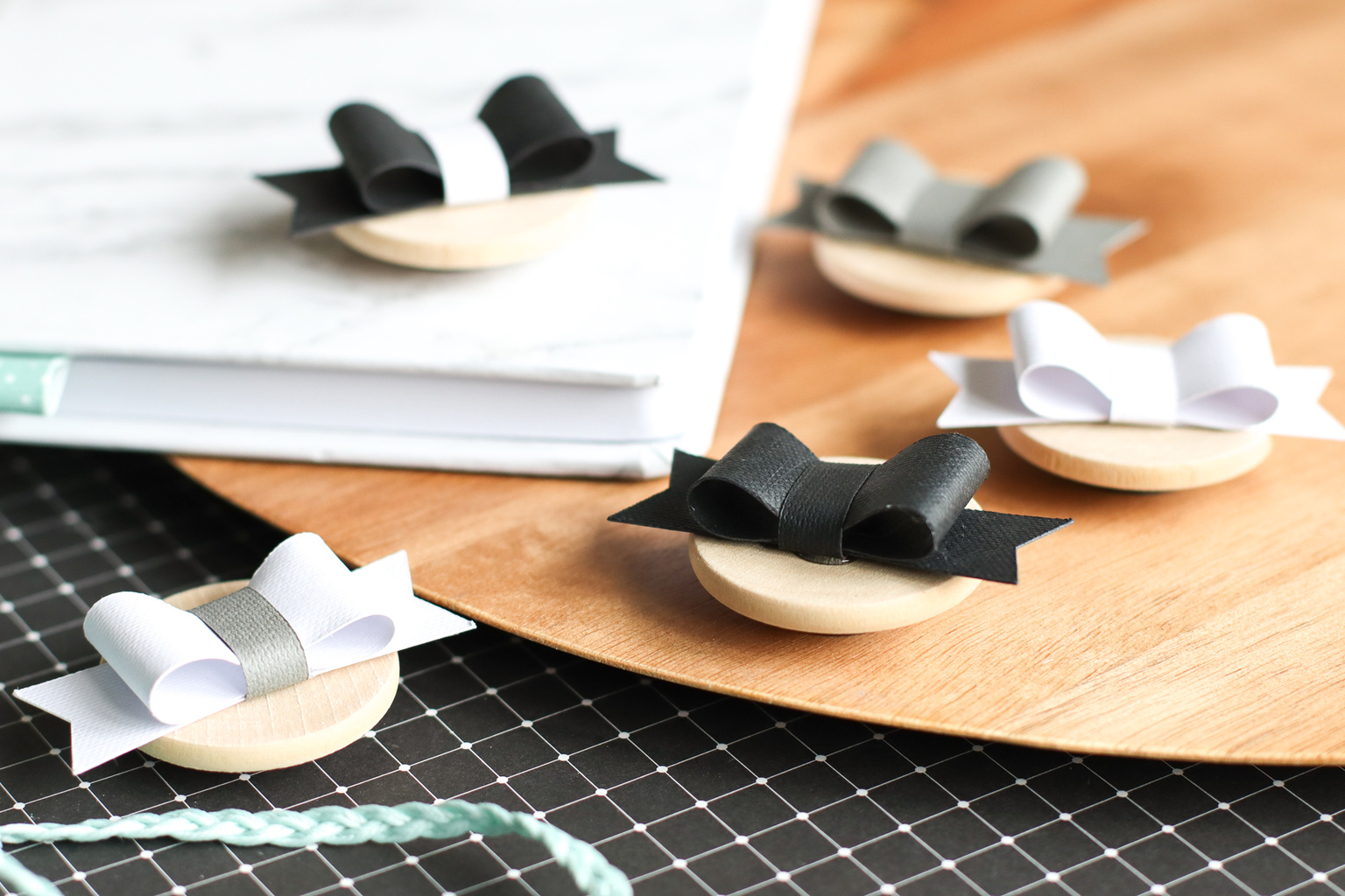 Paper Bow Magnets DIY With Cricut | DIY Idea